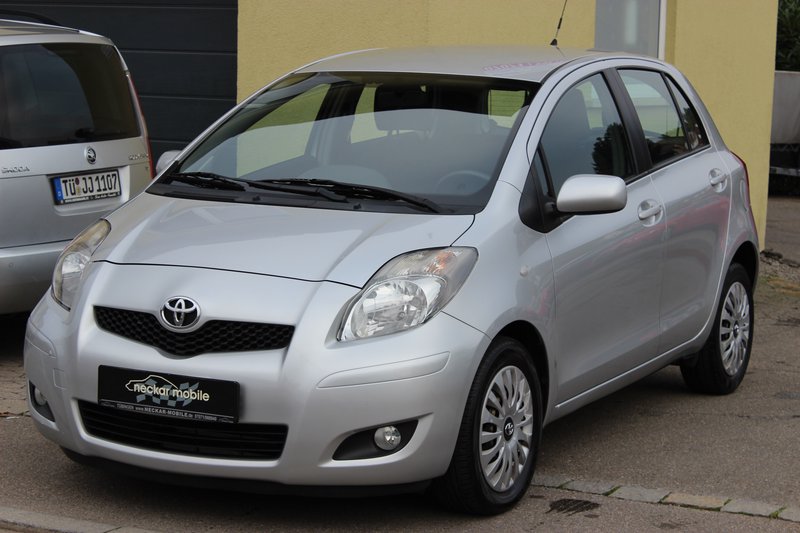 Toyota Yaris 1.3 Automatik Life gebraucht kaufen in Tübingen - Int.Nr.: 1573 VERKAUFT